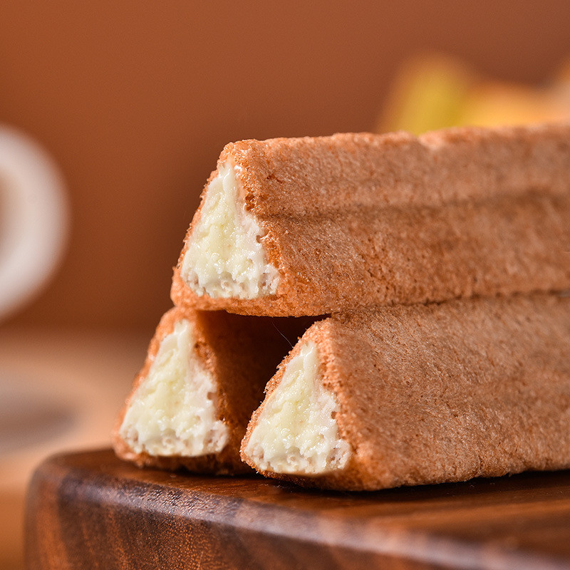 Fasi Miyu Lava Triangle Crispy 158g Pyramid Chocolate Sandwich Wafer ...