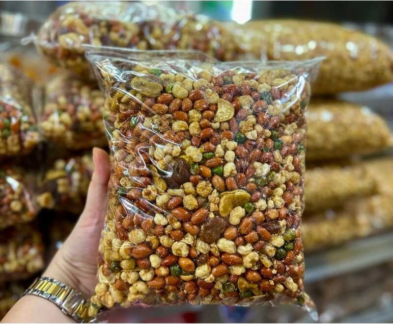Aling Tinay's Mixed Nuts sa mga plastic packs | Shopee Philippines