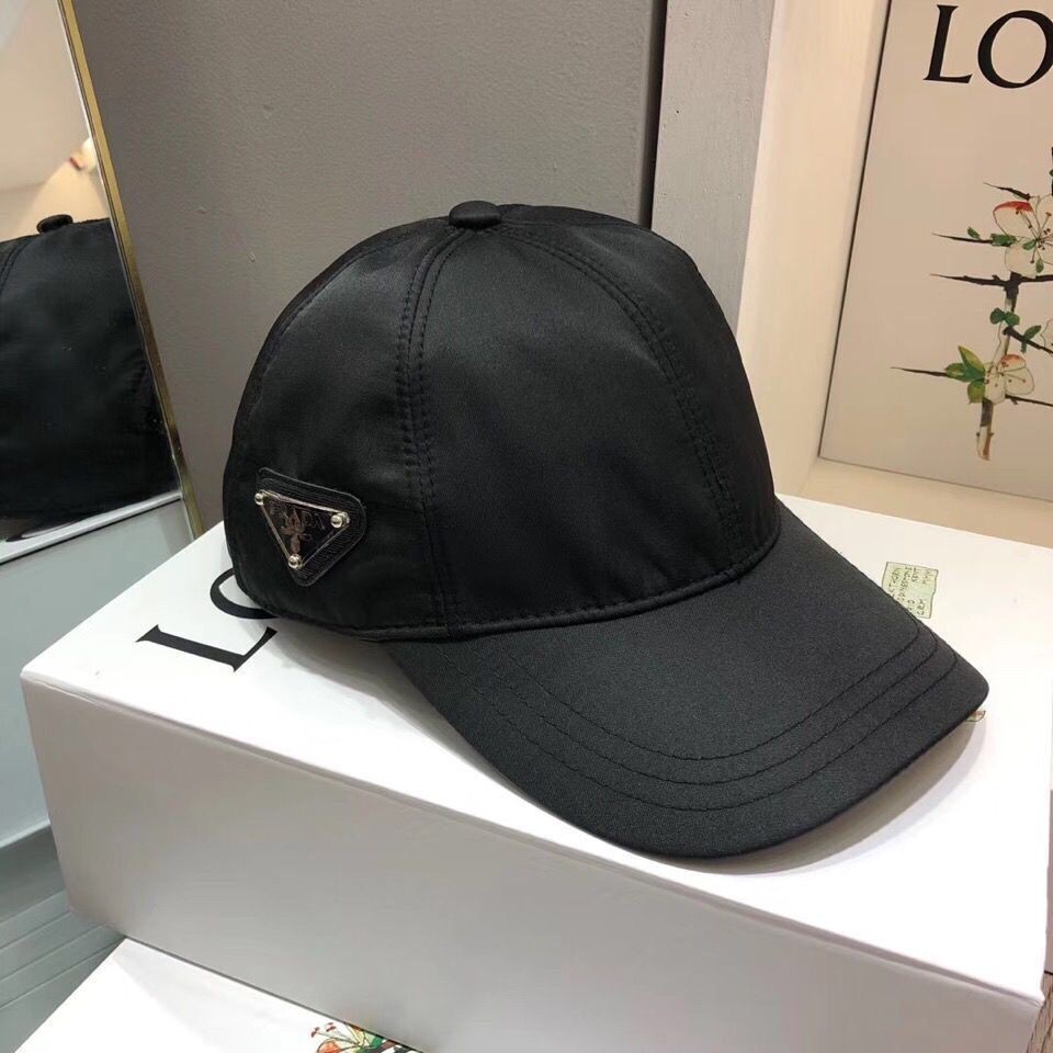 PRADA European And American High-end 2024 New Hats European Goods P ...