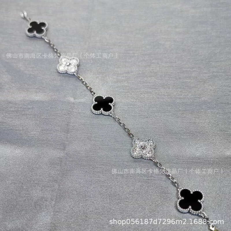 palawit ng Apat dahon limang bulaklak para sa mga kababaihan, kasama ...