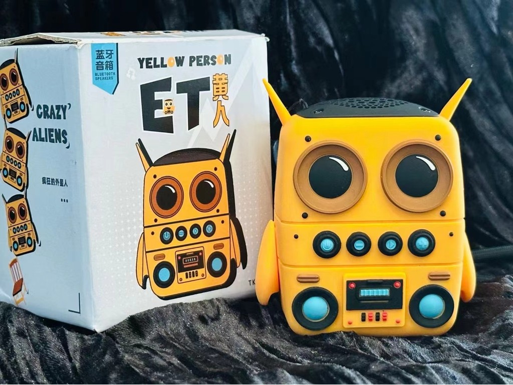 2024 New Robot Bluetooth AI Interactive Alarm Clock Memory Card ...