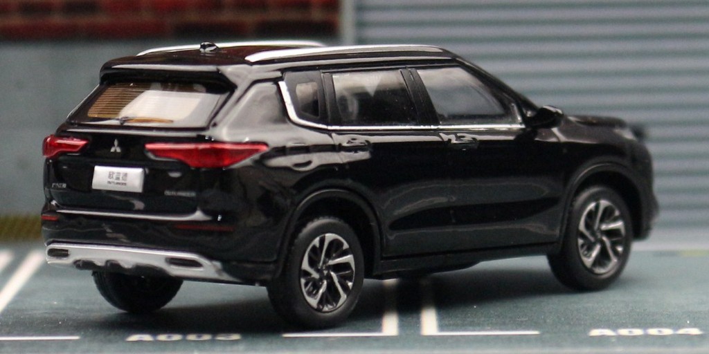 Original Model 1/64 Mitsubishi Outlander 2021 Diecast car Car Model ...