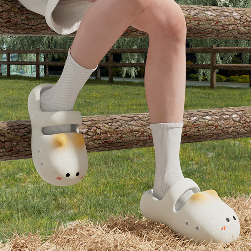 Cartoon cat slippers for women to wear on the beach in summer, cute ins ...