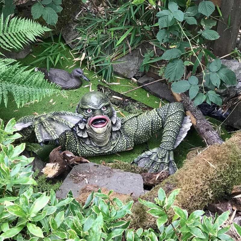 From Creature The Black Lagoon Grave Figure Model Cosplay Lizard Man ...