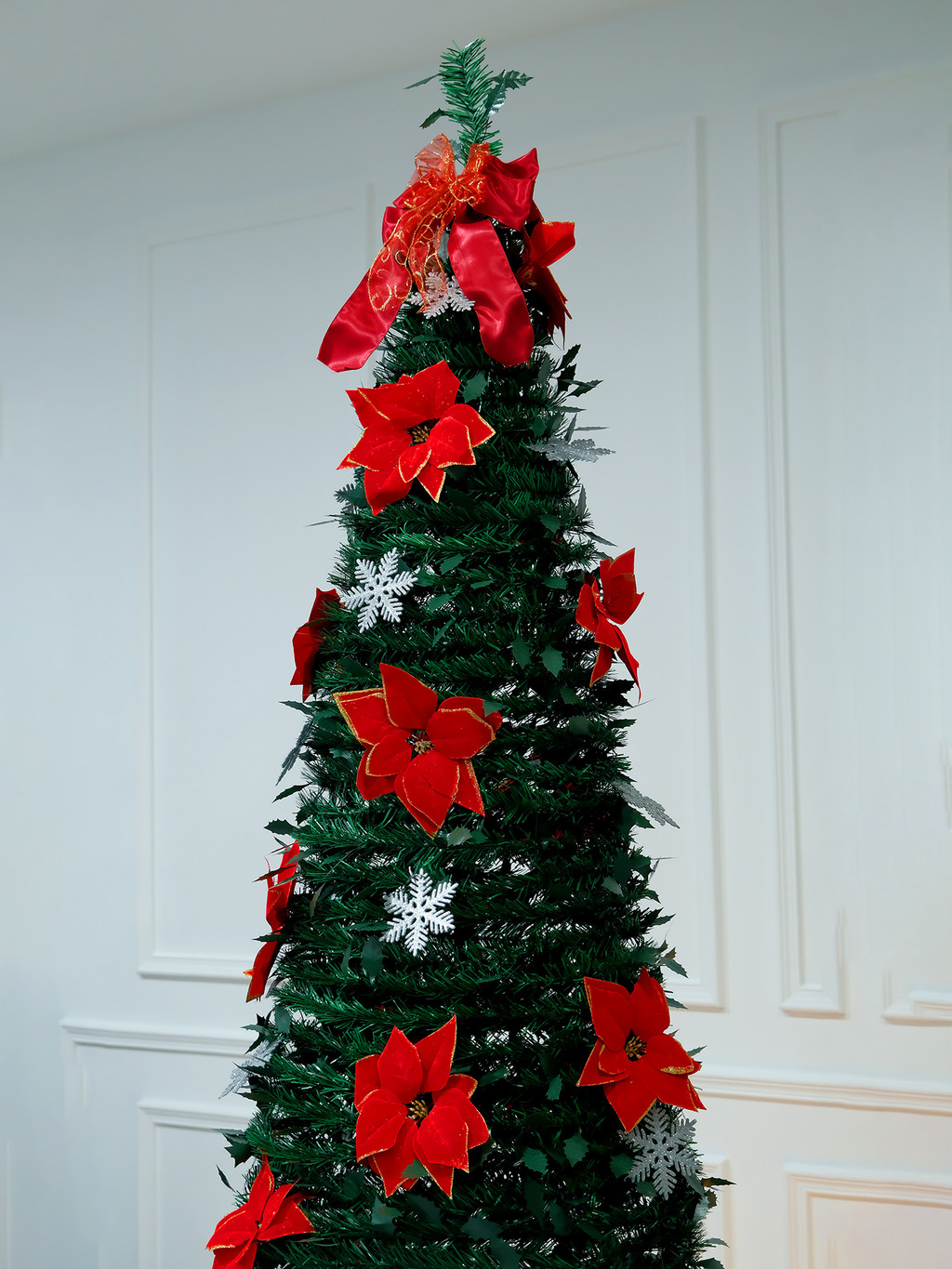 NUVOX 5/6/7ft Slim Foldable Christmas Tree Set with Decoration PVC ...