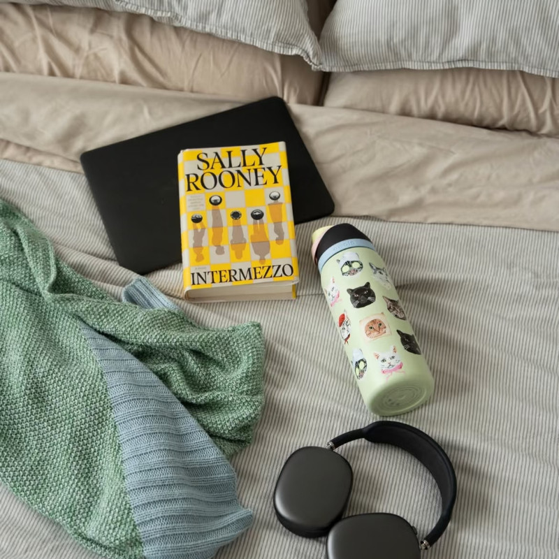 Owala FreeSip Cat Collage 32oz Urban Outfitters Limited Edition Tumbler ...