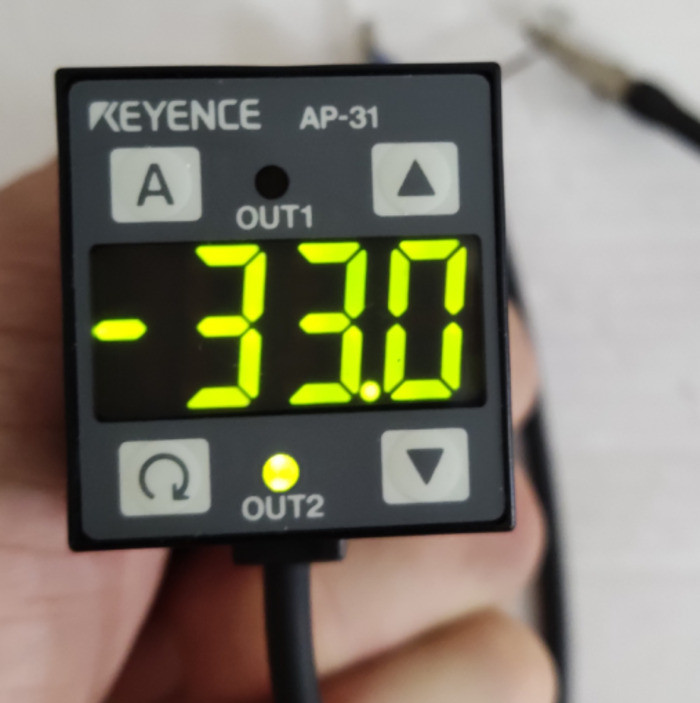 Japanese Keyence vacuum gauge digital pressure gauge AP-31 with analog ...