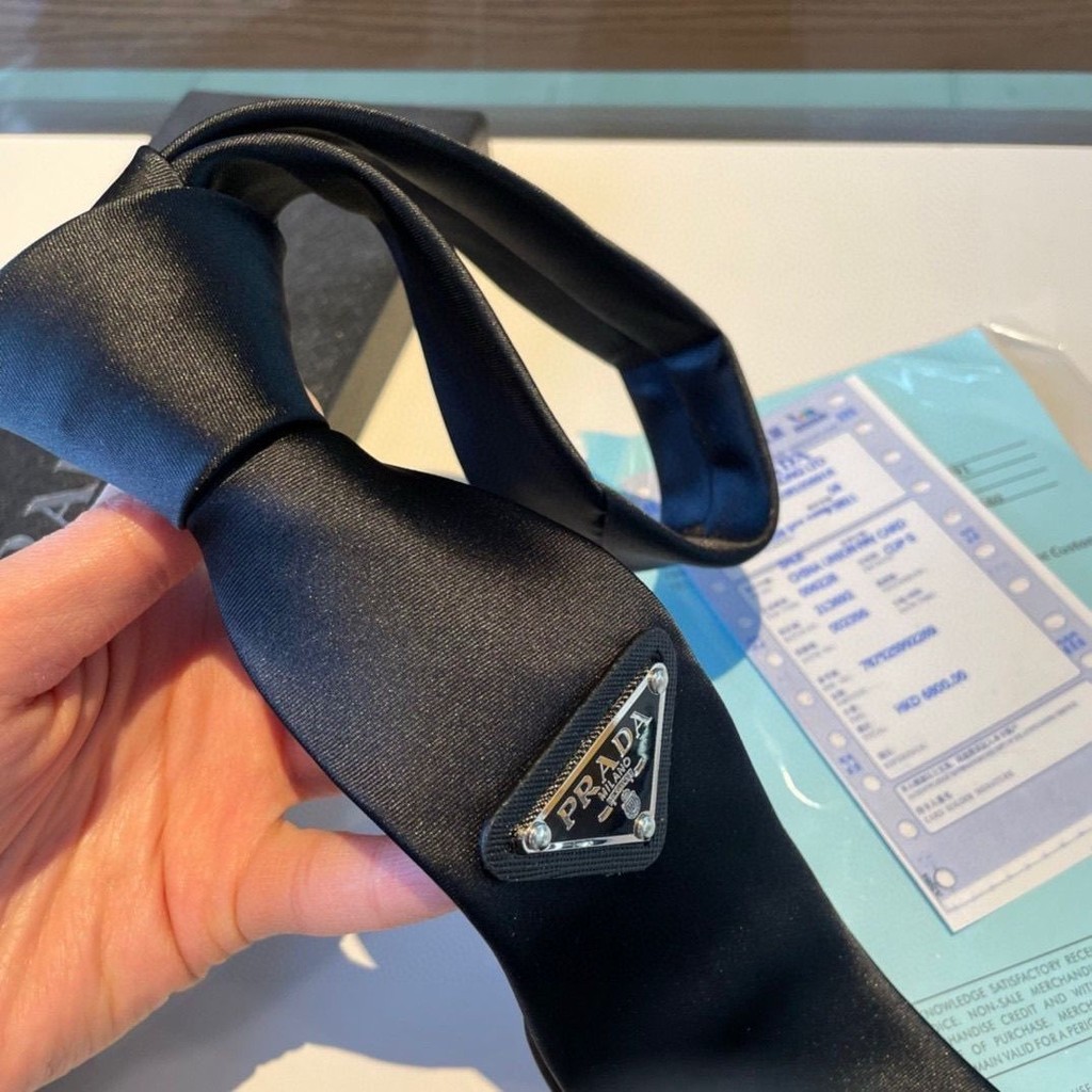 PRADA Home Inverted Triangle European And American Korean Style Bow Tie ...