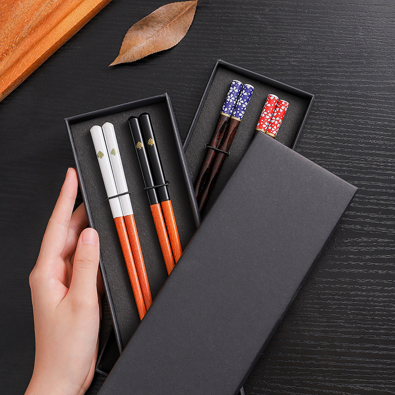 2 Pairs of Wooden Chopsticks Couple Chopstick Set Portable Tableware ...