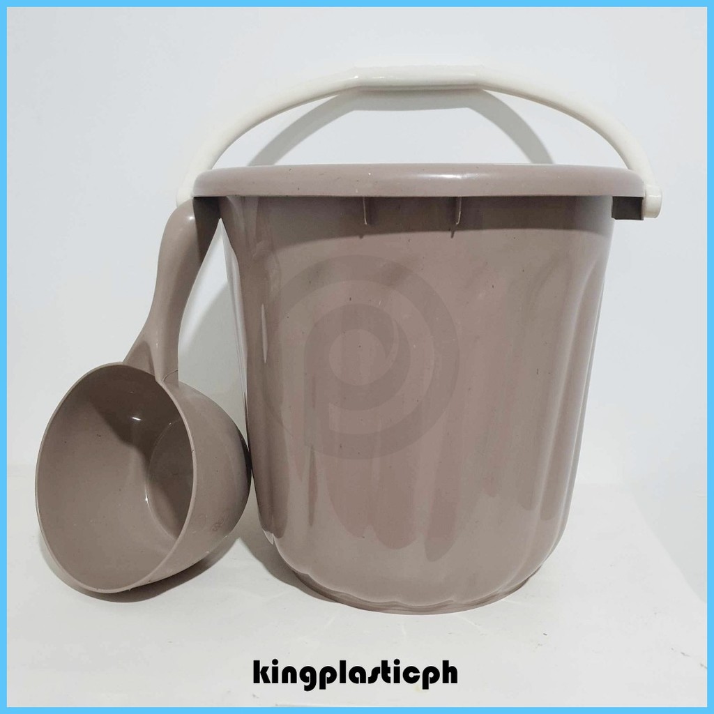 ☸ ㍿ Heavy Duty White & Mocha Pail / Timba and Dipper / Tabo | Shopee ...