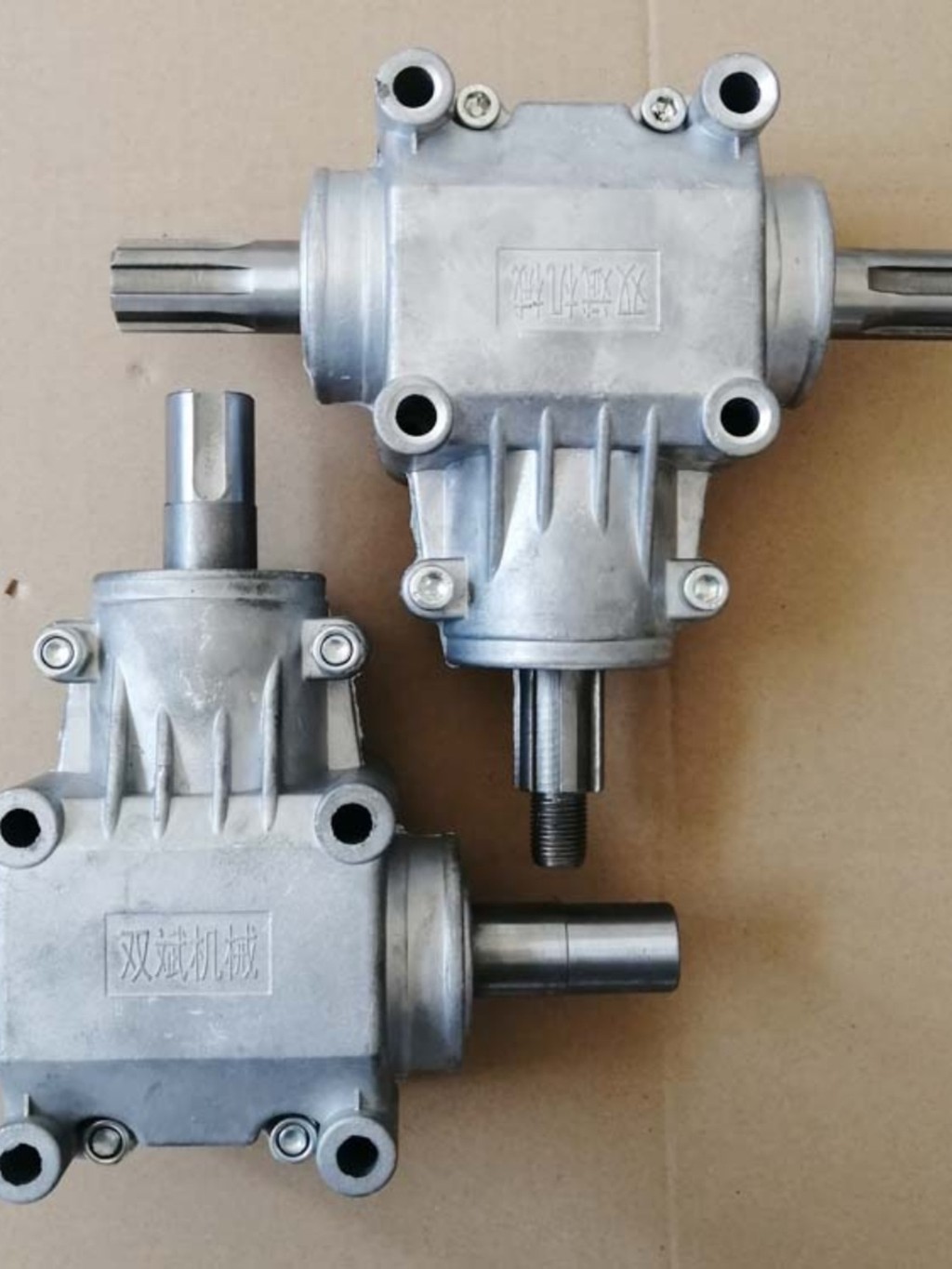 T-shaped 1:1 right steering gearbox, cutting table commutator, 90 ...