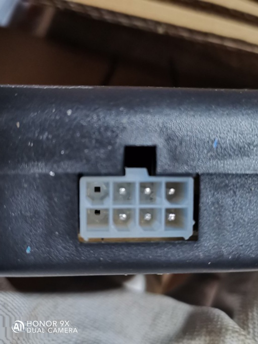 Rolling rolling receiver smashing sliding door remote control box ...