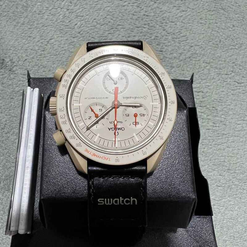 OMEGA X SWATCH Omega Co-branded Swatch Snoopy Moon Phase Watch ...
