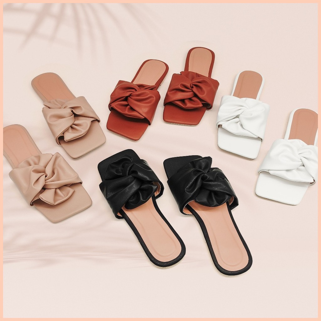 ♀ R&A844 Flat Square Toe with Tie Knot Toe Strap in Plain Vegan Leather ...
