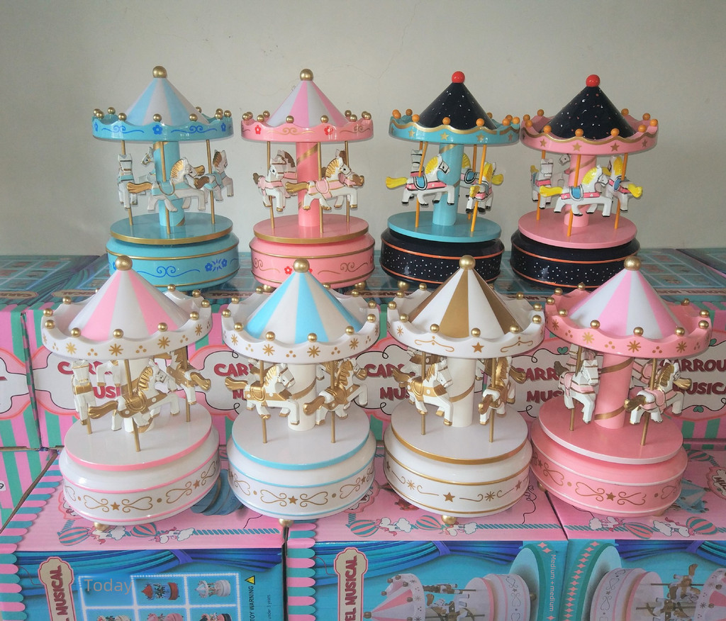 Cake Hit Carousel Music Box Craft Gift DIY Music Box Customized Logo ...