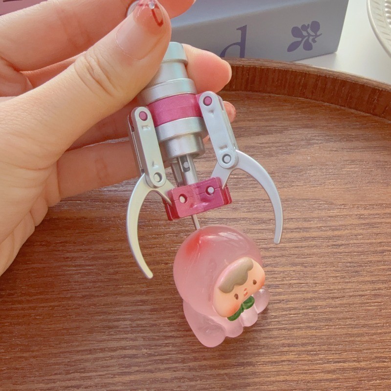 4Pcs Press Type Catch Dolls Claw Keychain - Mini Alloy Claw Machine Key ...