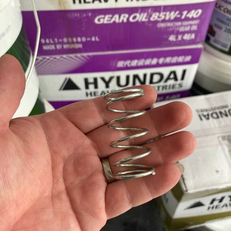 Excavator Accessories Modern Original Hydraulic Oil Tank Spring ...