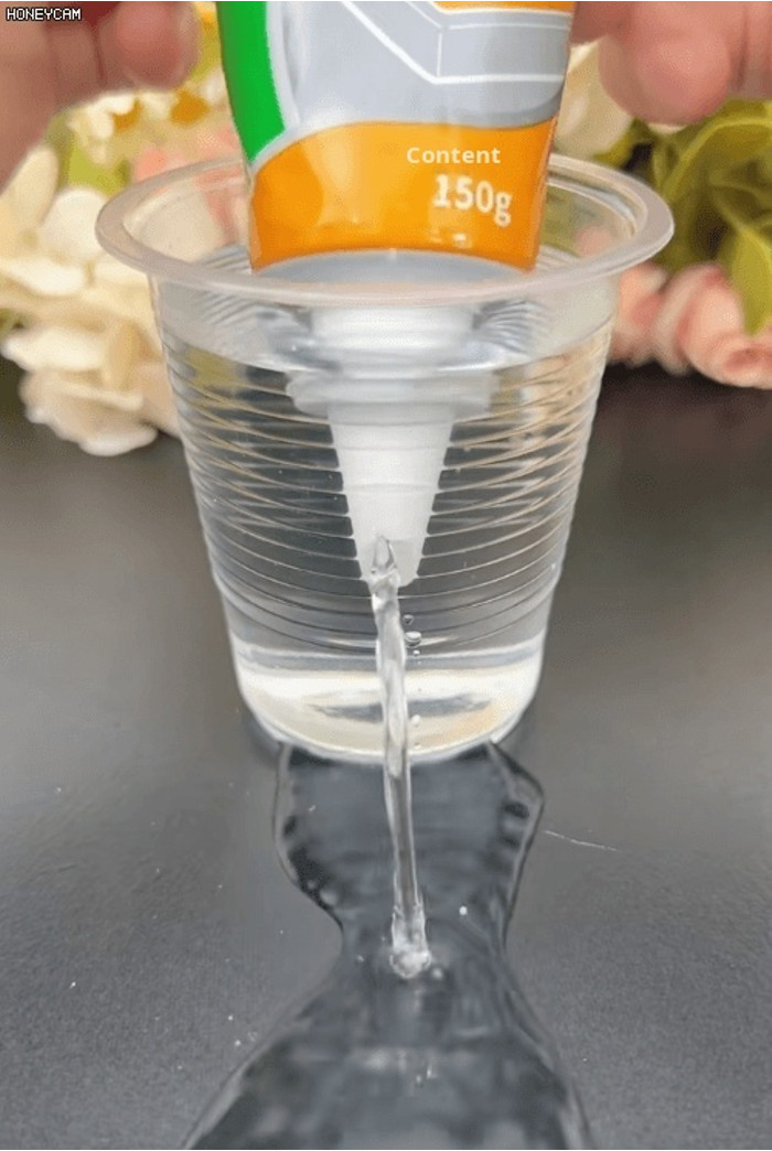 Not easy to get yellow caulk Waterproof and antimold sealant not easy ...