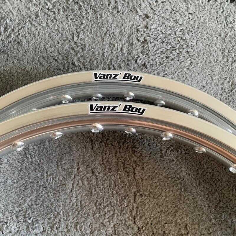 New Vanz’Boy Rim By 17 (New Version No Lips) Thailand 8 Colors ...