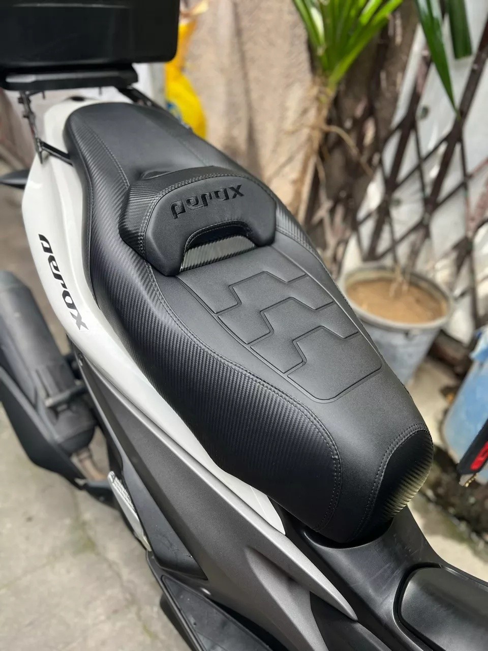 YAMAHA AEROX CAMEL BACK SEAT FOR V1/V2 ASSEMBLY WITH EMBROID LOGO ...