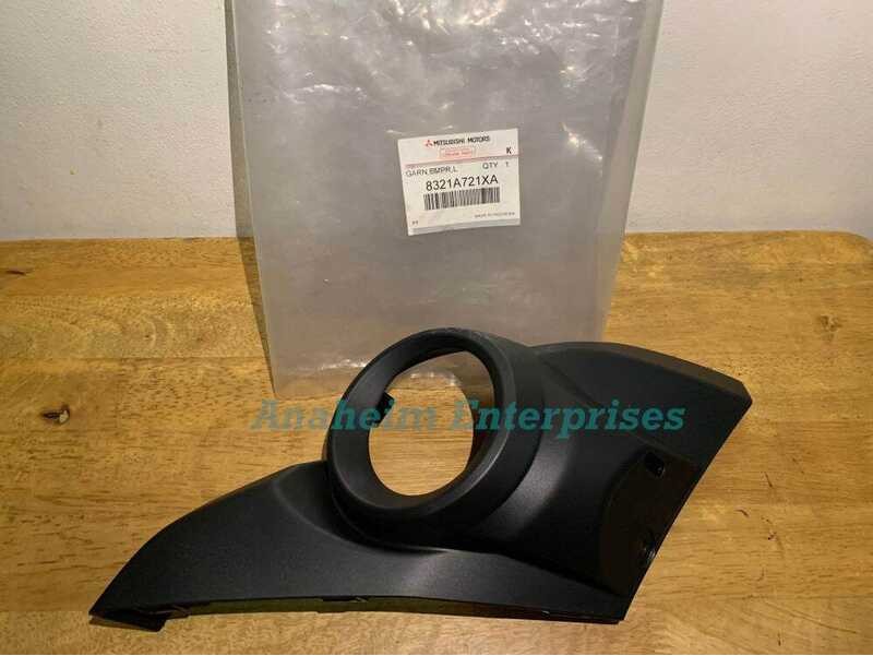 LY Xpander GLX Kaliwang Bahagi / Driver Side Fog Lamp Cover ...