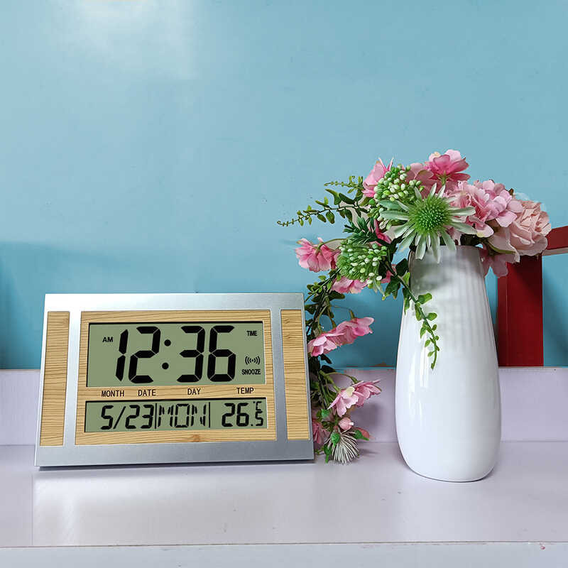 12/24 Alarm Hour Battery Operated Self-Setting Wall / Desk Mount ...