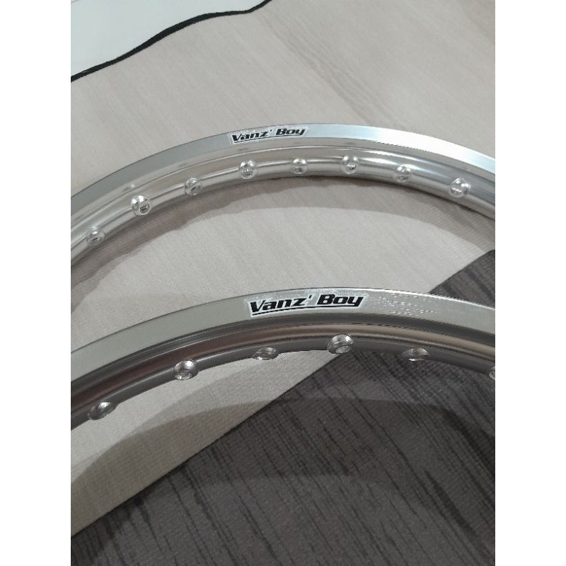 New Vanz Boy Rim Set by SDR (Dalawa na) & (No lips) | Shopee Philippines