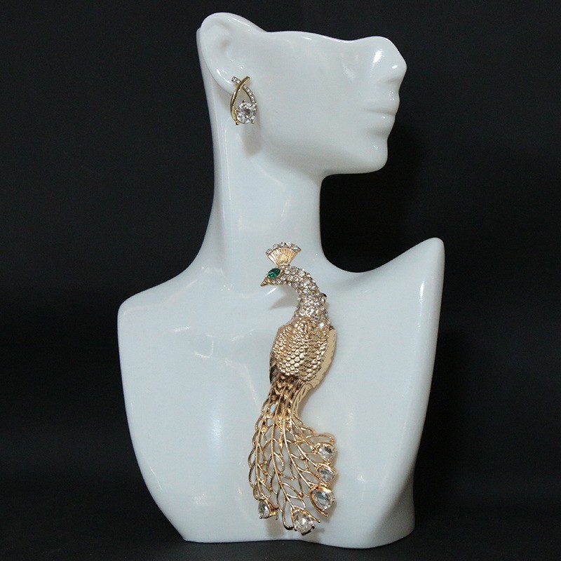 Ancient Brooch Vintage Peacock Chest Flower Trailing Hollow Gold ...