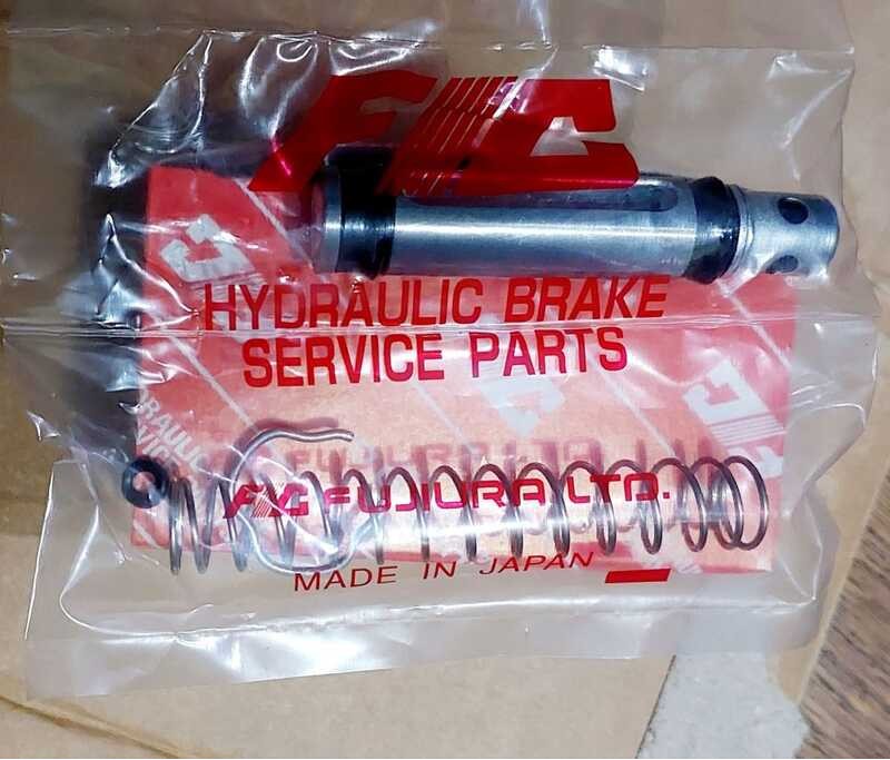 LY CLUTCH MASTER REPAIR KIT NISSAN PI UP Sd23 / URVAN 5/8 Fr2104 FIC ...