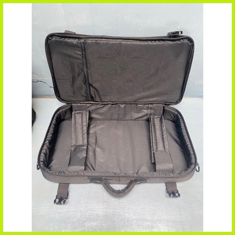 BOSS GT8, Boss GT10, Boss GT-100 & Line 6 POD HD500X (Shoulder type ...