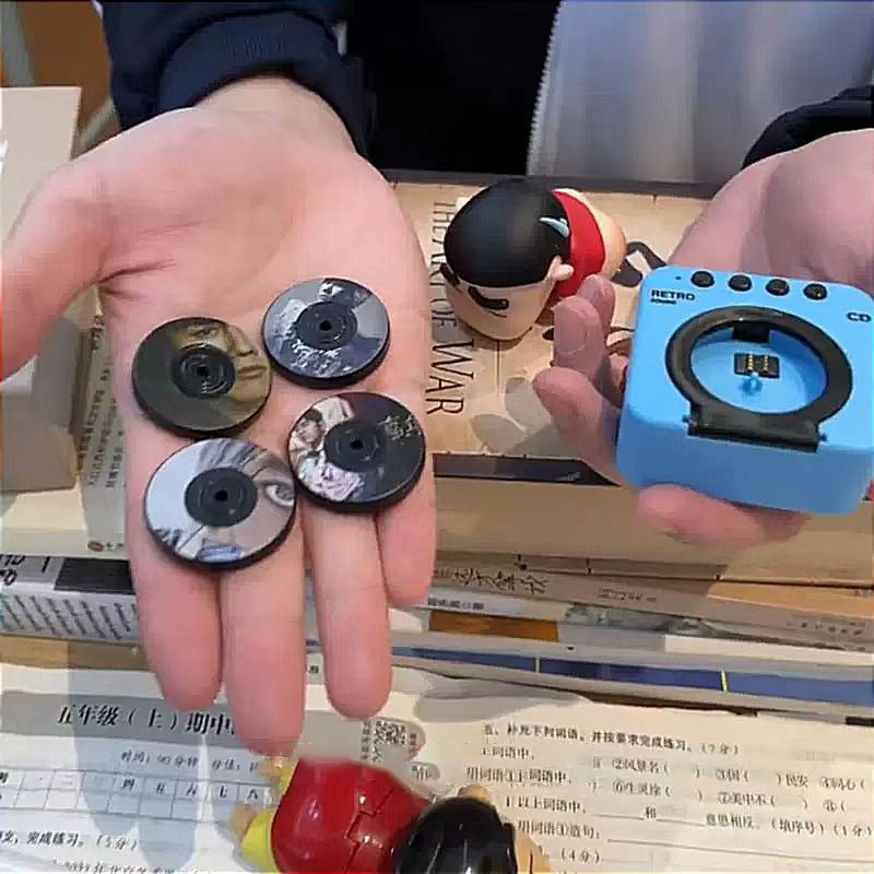 Colorful Tape Recorder Keychain Mini Record Player Keyring Creative ...