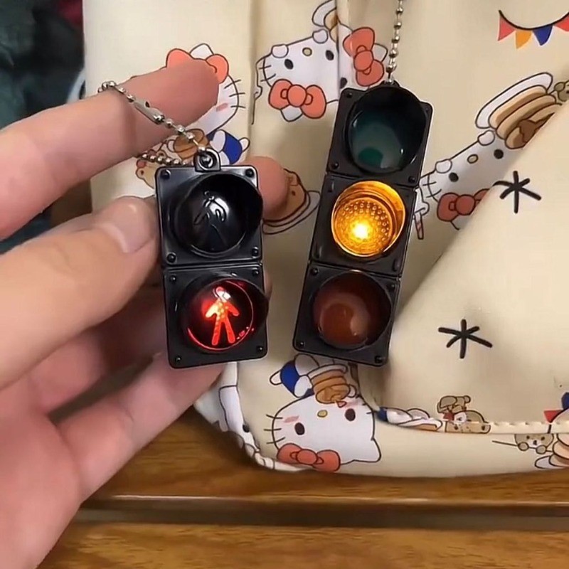 Electronic Traffic Light Keychain Bag Pendant Mini Cute Walking Light ...
