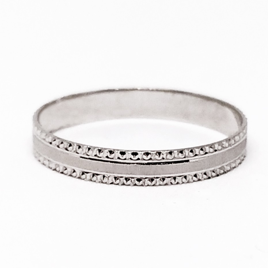 LIBERTY DIAMONDS 18K WHITE GOLD WEDDING RING WITH CUT & MATTE FIN ...