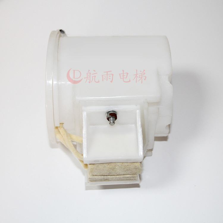 Reception of the oil cup lift, round glass of oil, oil box, felt the ...