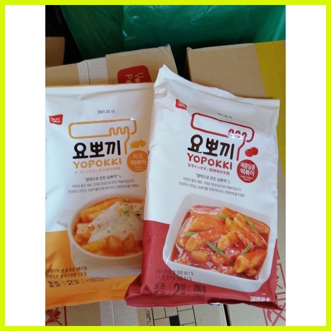♟ Instant Yopokki Topokki Rice Cake TTEOKBOKKI Cheese and Spicy 240g ...