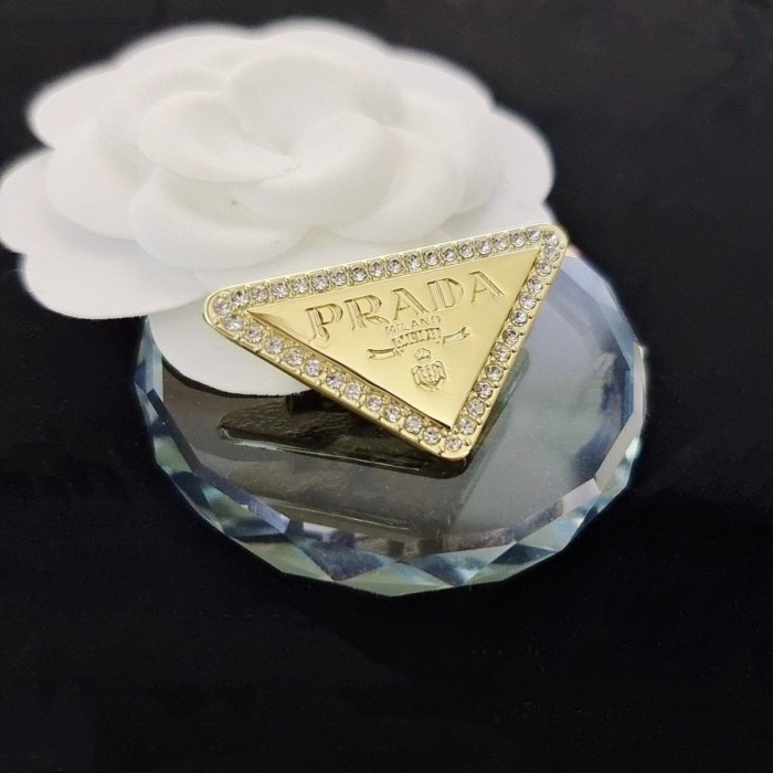 【New_PRADA】Inverted Triangle Brooch Brooch Light Luxury Metal ...