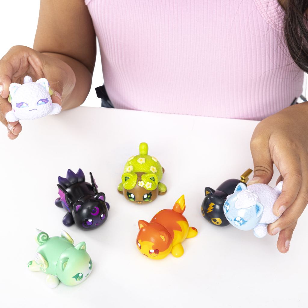 Aphmau MeeMeow Mystery Figures Series 7 Blind Box Toy Offering 1 of 8 ...