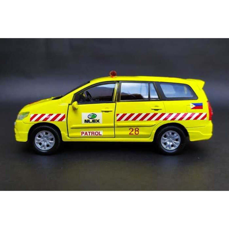 30 [Minila Miniatures] 1/36 Scale Toyota Innova - North Luzon ...
