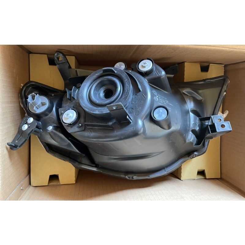 Mitsubishi Strada Triton 2007-2013 Headlight With Signal Light | Shopee ...