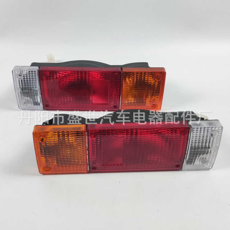 Truck Tail Light Non-standard Nissan Heavy Truck Car Rear Tail Light ...