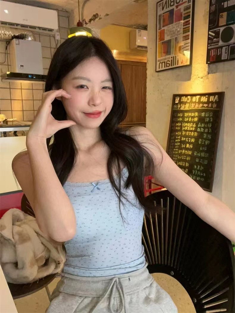 SuSu Sleeveless Shirt Beautiful Soft Lace Floral Tank Top There Is A ...