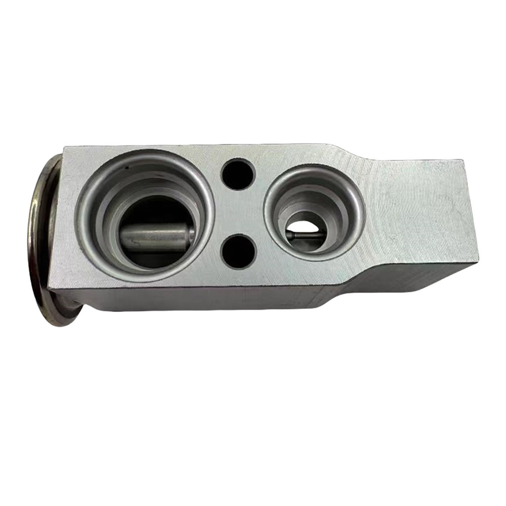Applicable to Sinotruk Shandeka HOWO A7 TX air conditioner evaporator ...