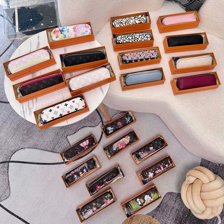 【April Accessories】Louis classic full series Vivian mascot letter solid ...