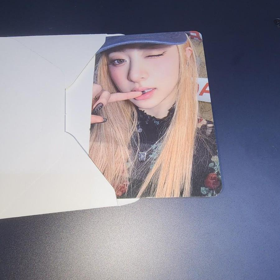 LE SSERAFIM - Yunjin Photo Card | Shopee Philippines