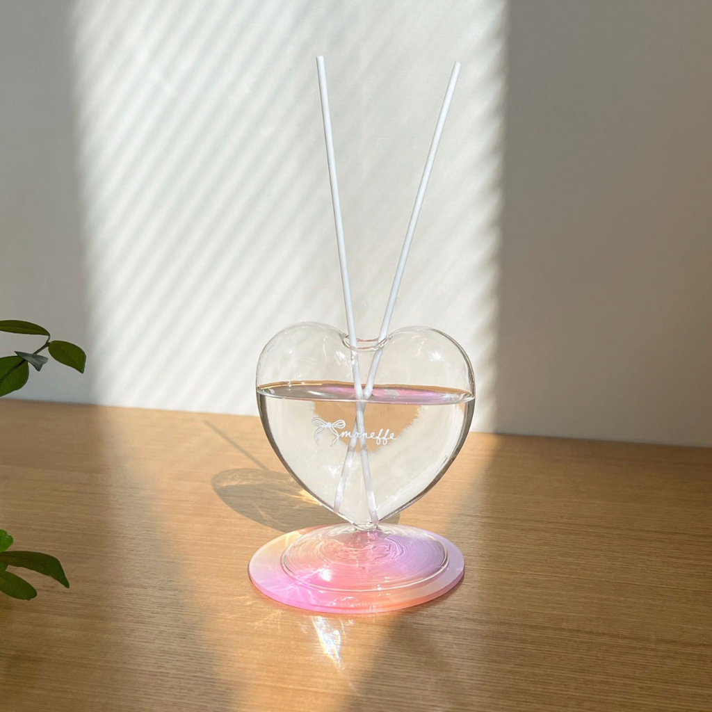 Moneffe Heart-Shaped Glass Diffuser – Korean Aesthetic for Calm & Cozy ...