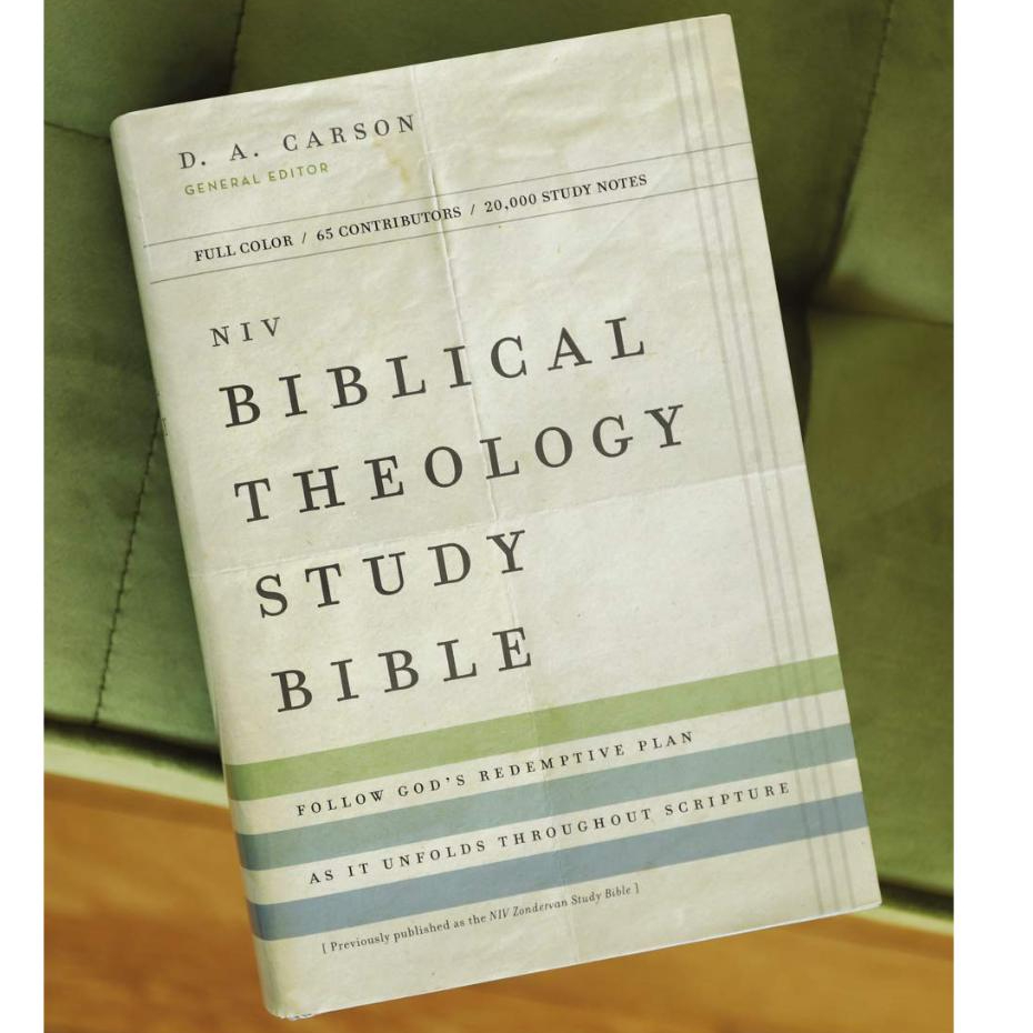 NIV Biblical Theology Study Bible Comfort Print: Follow God's ...