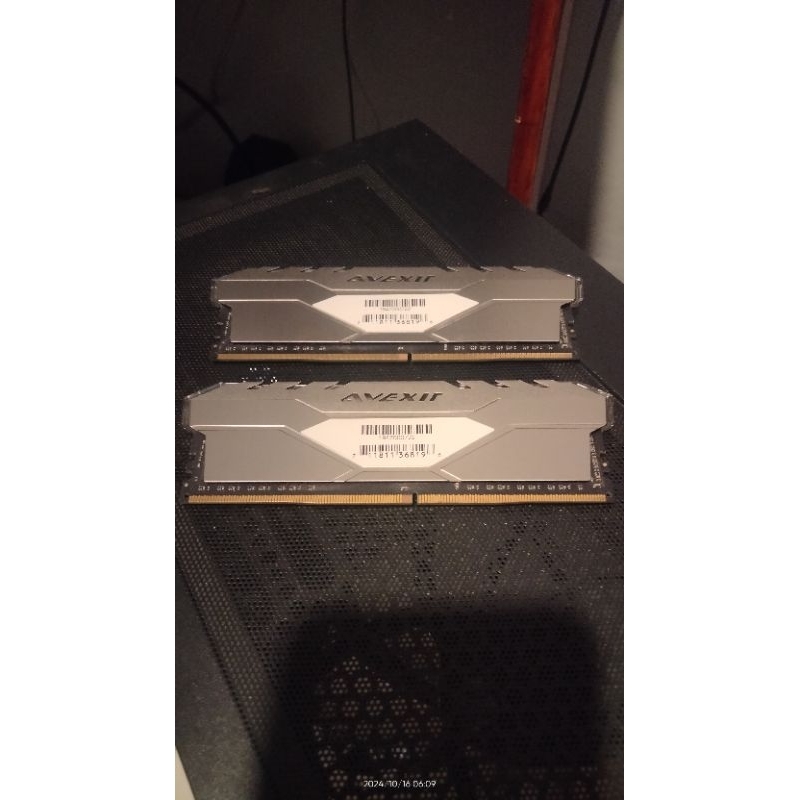 RAM DDR4 AVEXIR 8x2 Total 16 Gb (Second) | Shopee Philippines