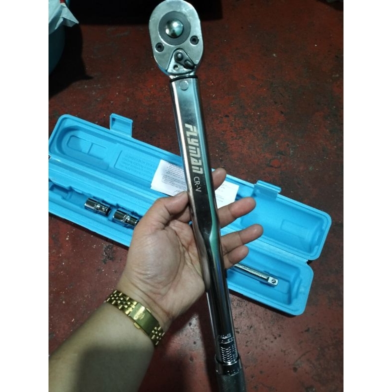 Torque wrench Flyman 1/2 drive 28-210 n.m 18inches long and 3/4 drive ...