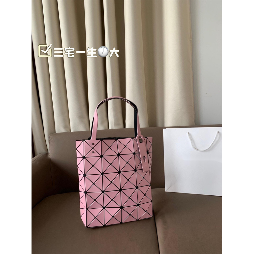 LOEWE263 Geometric Diamond Stitching Handbag Pink Hollow Design ...