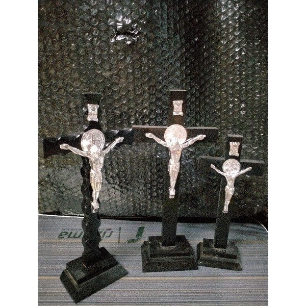 CROSS STAND WITH SAINT BENEDICT SMALL, MEDUIM | Shopee Philippines